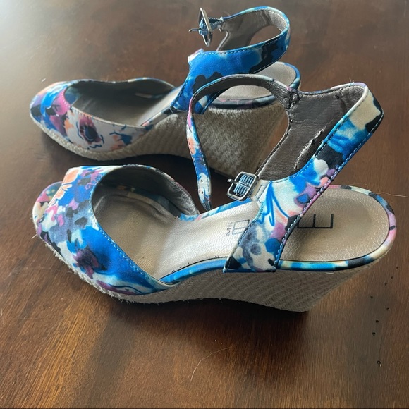 Moda Spana | Shoes | Colorful Watercolor Espadrille Wedge Sandals ...